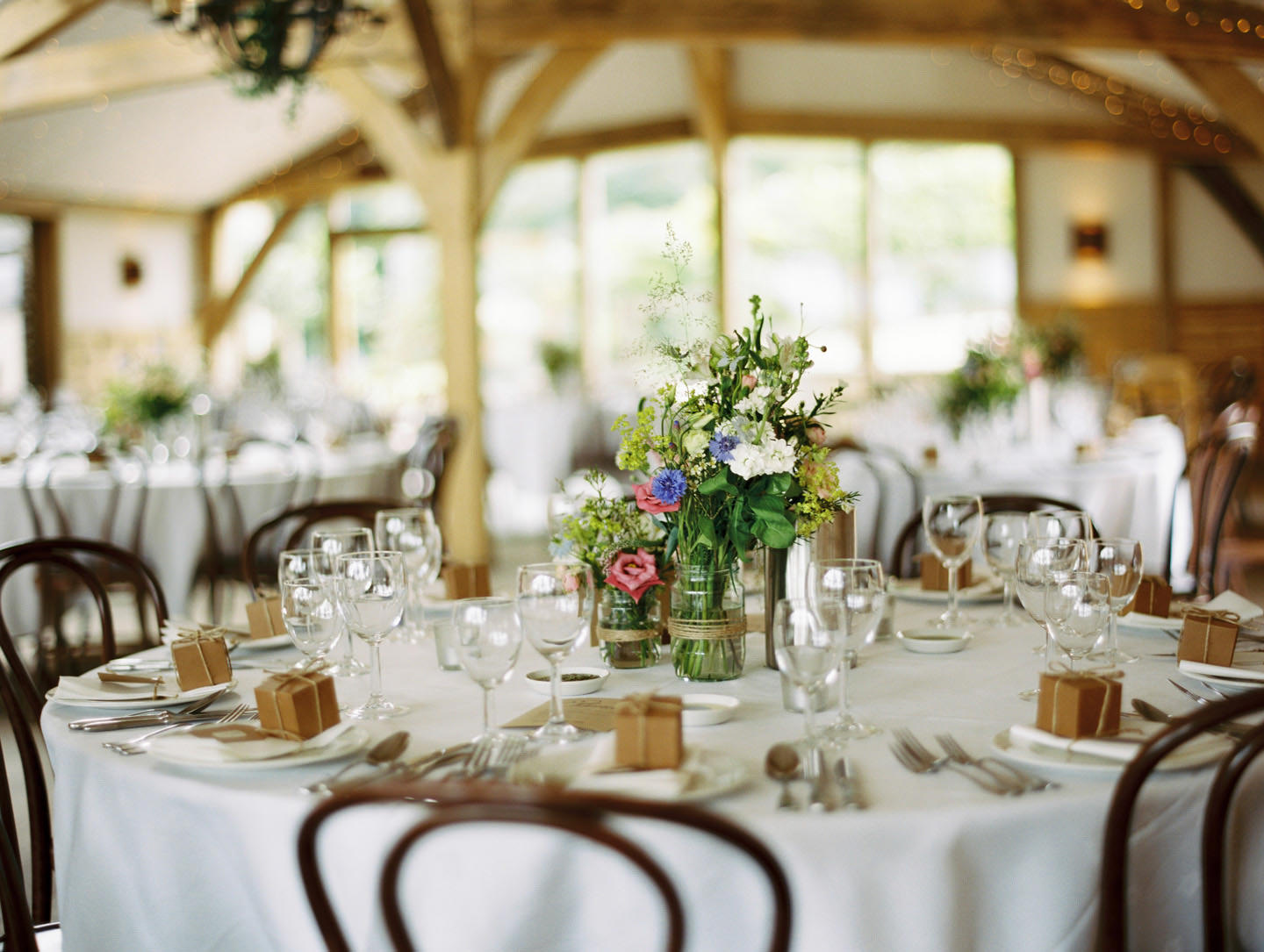 Outdoor Cotswolds wedding